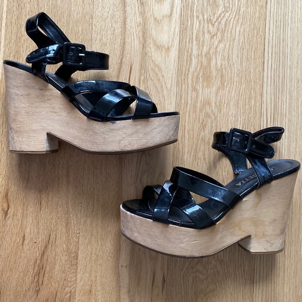 Vintage Giulietta Wooden Platform Sandals Size 8.5 - Gem